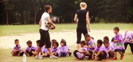 Volunteer in Thailand's Program Brochure | uVolunteer