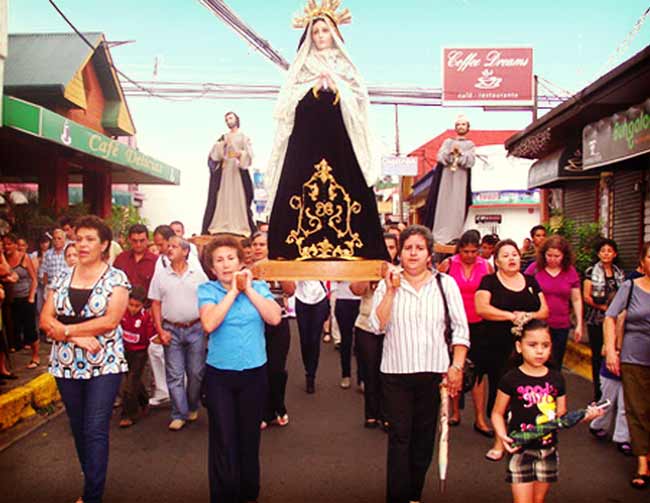 Celebrate Easter like a Tico when you volunteer in Costa Rica | uVolunteer